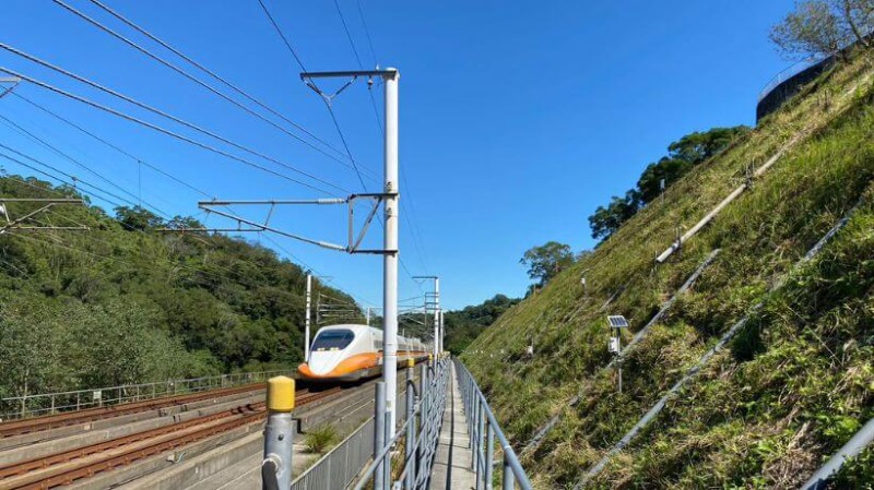 LoRaWAN Improving Stability in Slope Monitoring Systems